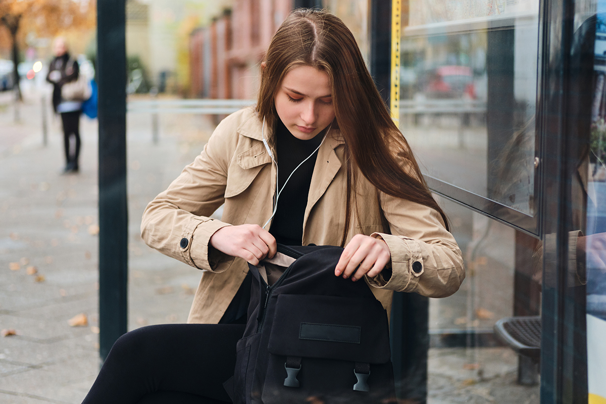 How to Outsmart Pickpockets and Keeping Your Valuables Safe